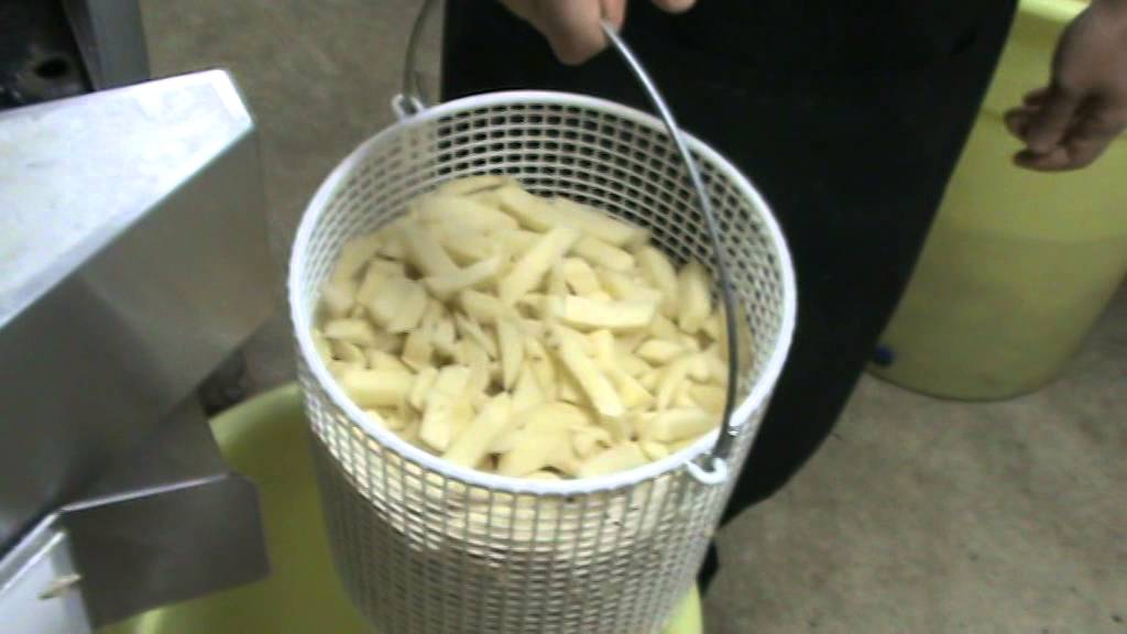 Chipping the potatoes - YouTube