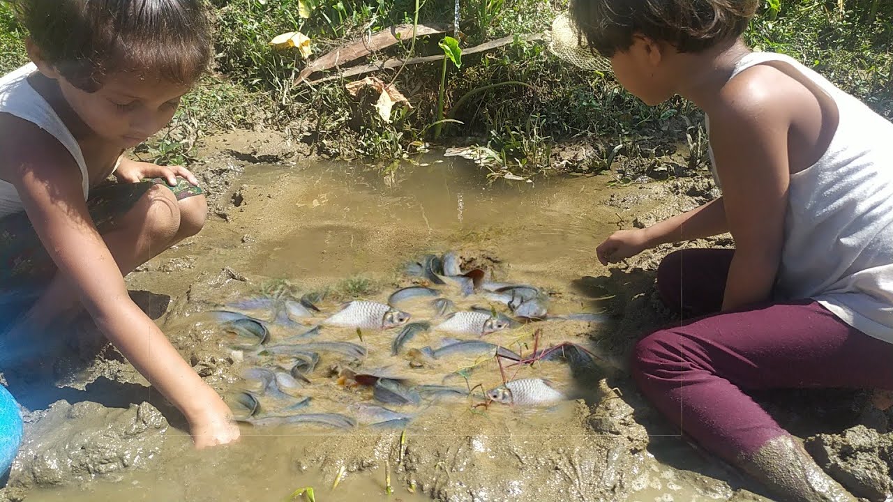 Fishing By 3 Years Kid - Cute Baby Hand Fishing - YouTube