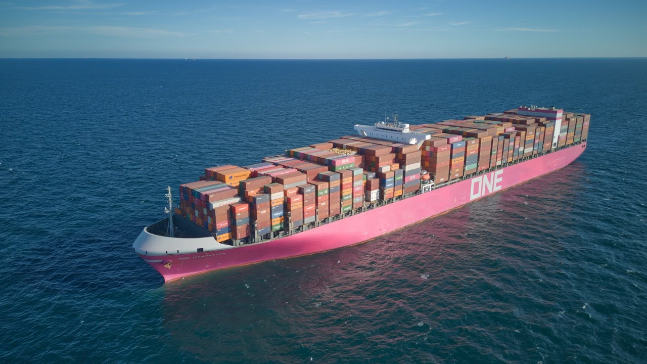 CONTAINER SHIP ONE MANHATTEN in ROTTERDAM - YouTube