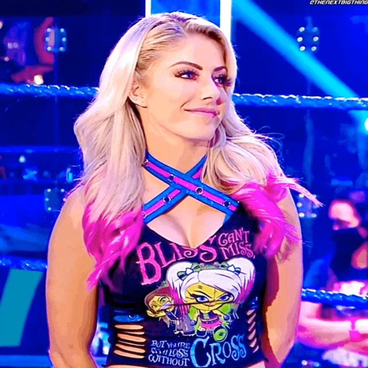 Alexa Bliss Smiling - YouTube