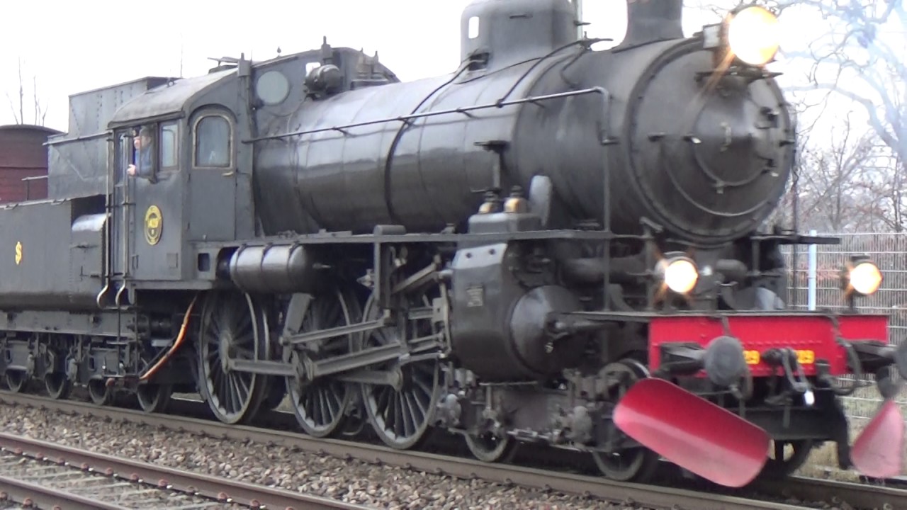 B 1429 och Rc1 1007 ankommer Flädie - YouTube