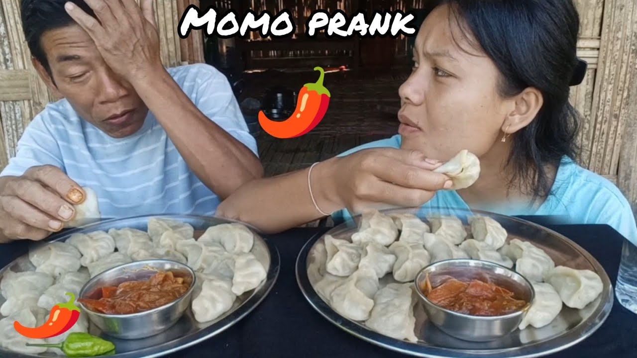 Momo prank with 2 king chilli 🌶️🌶️ | chicken momo | Nalita vlogs - YouTube