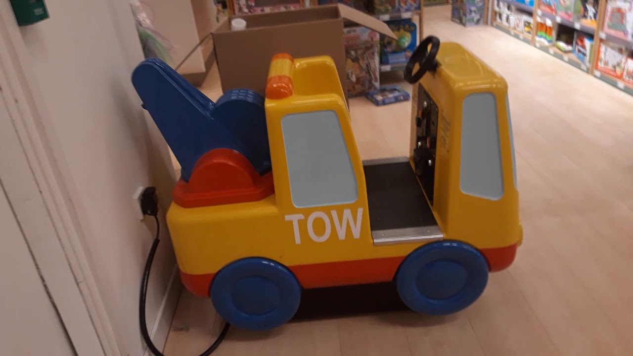 Jolly Roger Jolly Town Tow Truck Kiddie Ride - YouTube