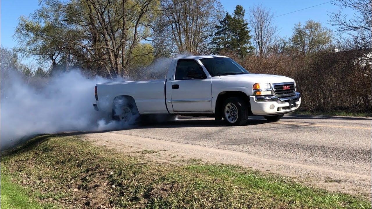 2004 GMC Sierra RCLB 5.3L burnout - YouTube