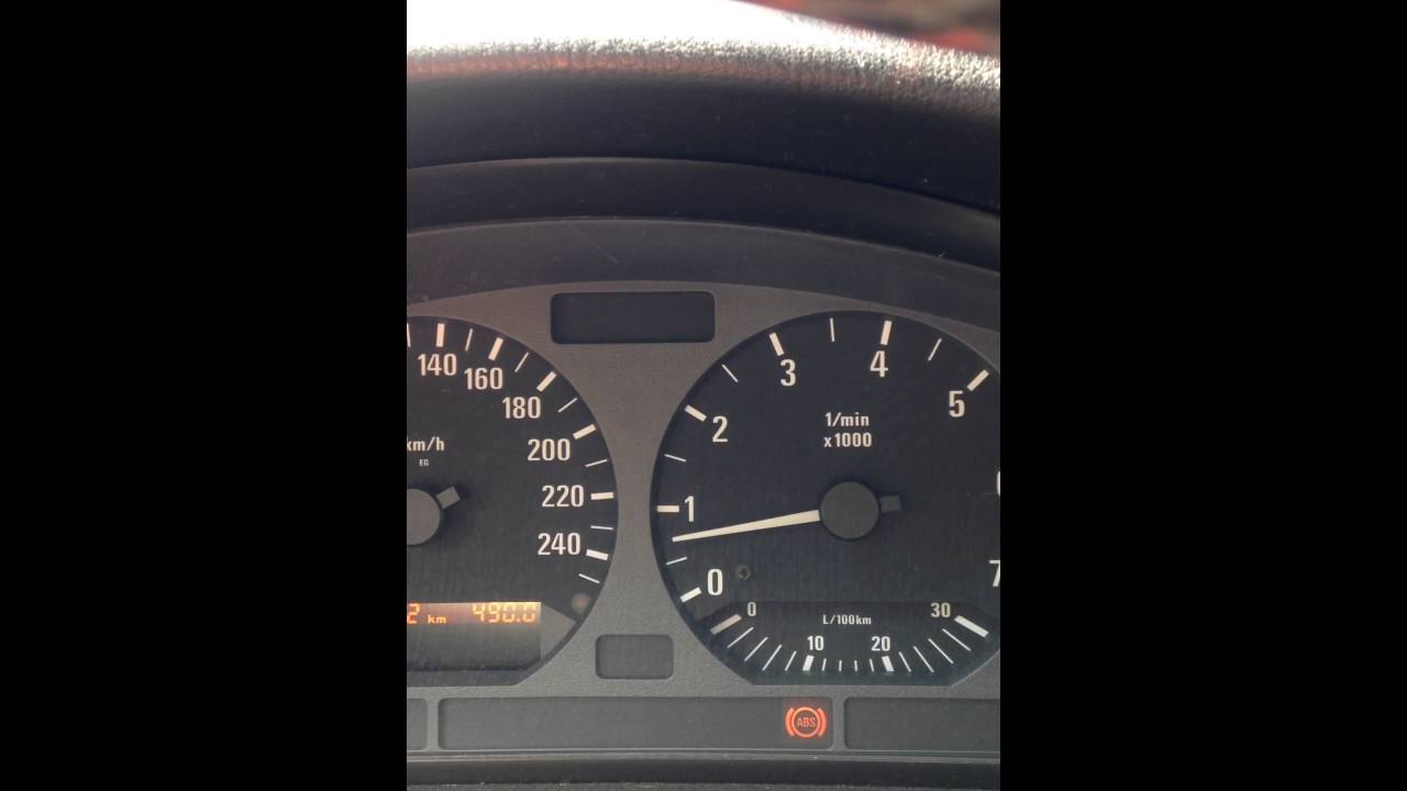 Bmw 320i e36 oil light - YouTube