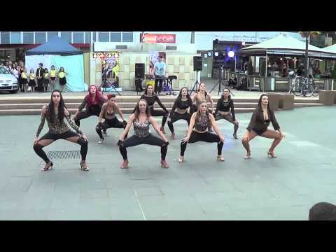 Kokoloco Burlesque Term 4 2013 - YouTube