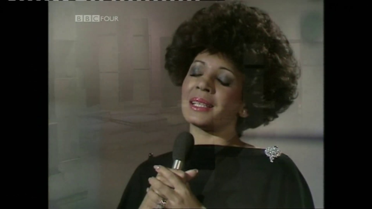 Shirley Bassey -If You Go Away- - YouTube