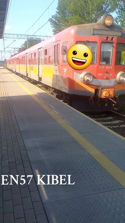 EN57-1258 KIBEL Odjazd ze stacji kłomnice #train #kolej #pkp #shorts #pociąg - YouTube
