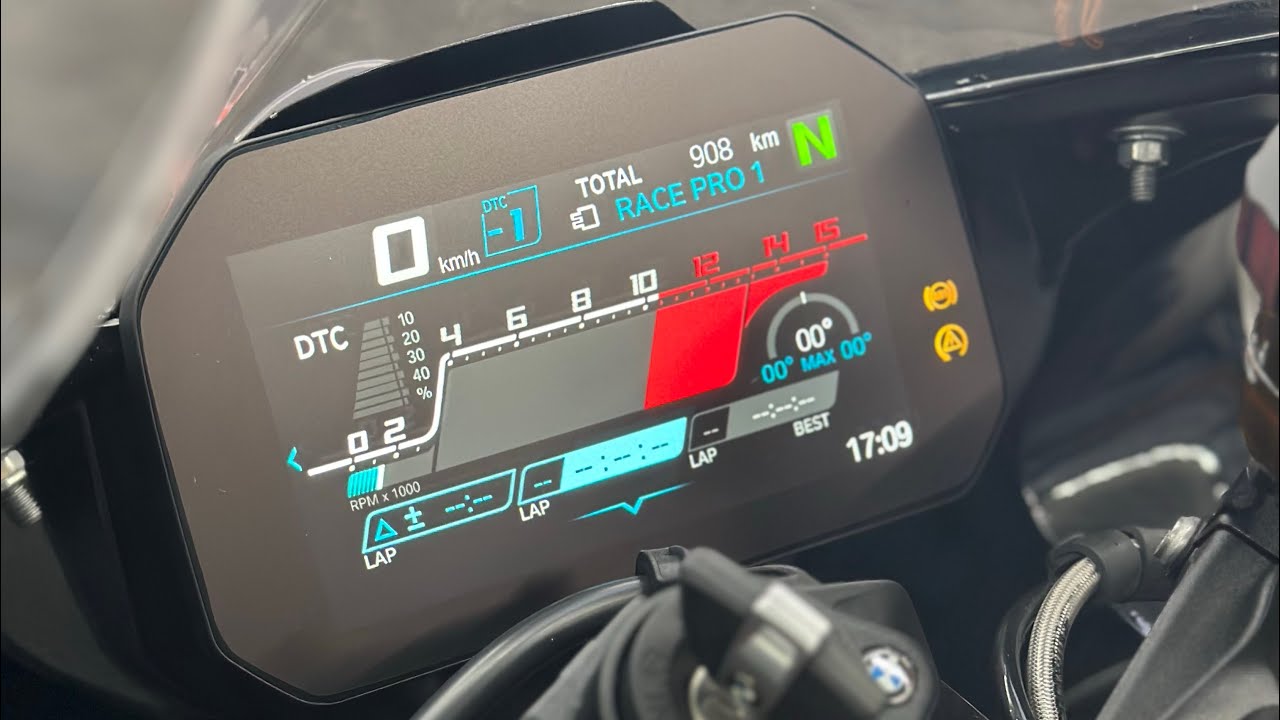 S1000RR M - Race Package - YouTube