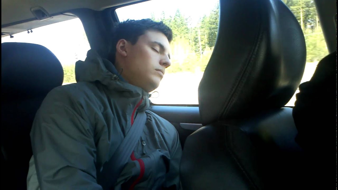 Spagge somnade på väg hem - YouTube