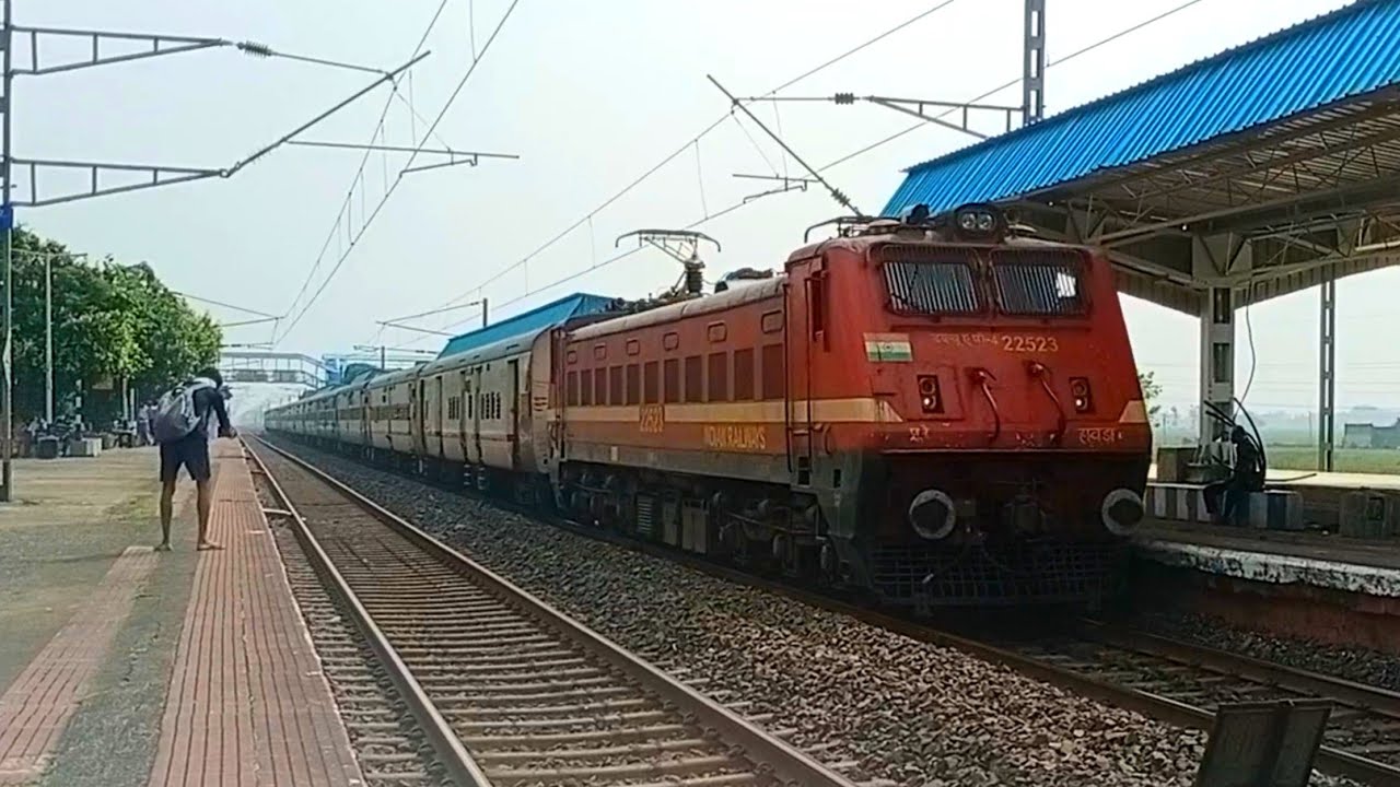Red Monster Wap-4 Locomotive Pulling Howrah to Rampurhat Shaheed ...