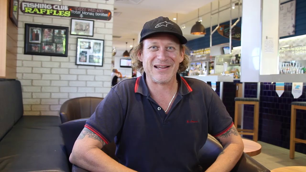 Dave Gleeson from the Screaming Jets - YouTube