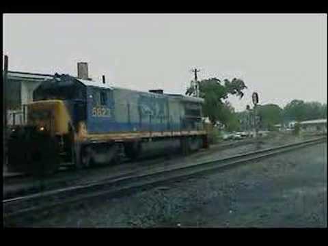 CSX 5823, CSX Y171, Light Engine, at North Dalton - YouTube