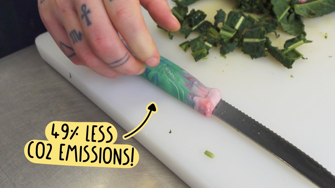 This knife cuts 52gr of CO2 emissions - YouTube