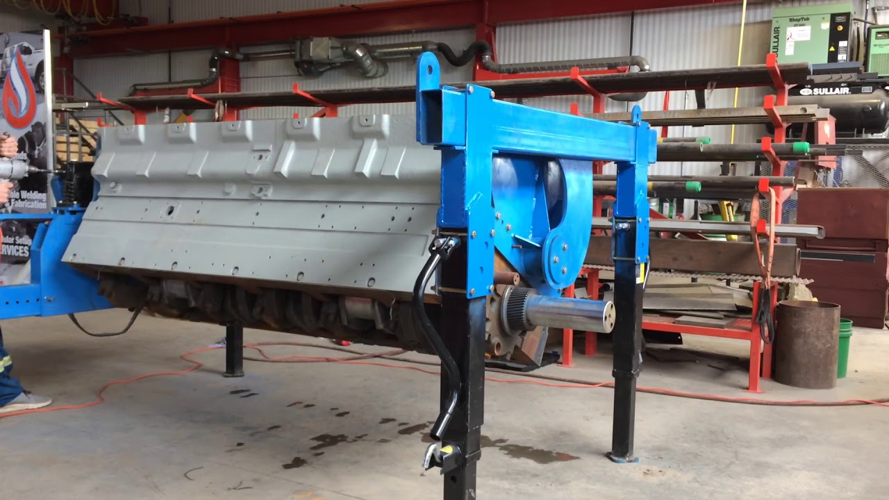 Big Block Inverting Waukesha VHP - YouTube