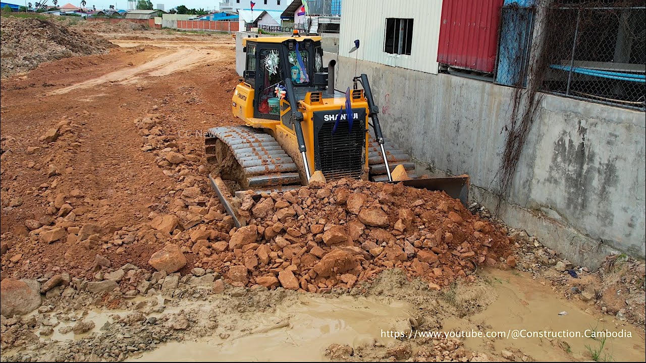 Powerful Shantui DH17C2 Dozer Push Soil & Shacman Dump Truck Dumping ...