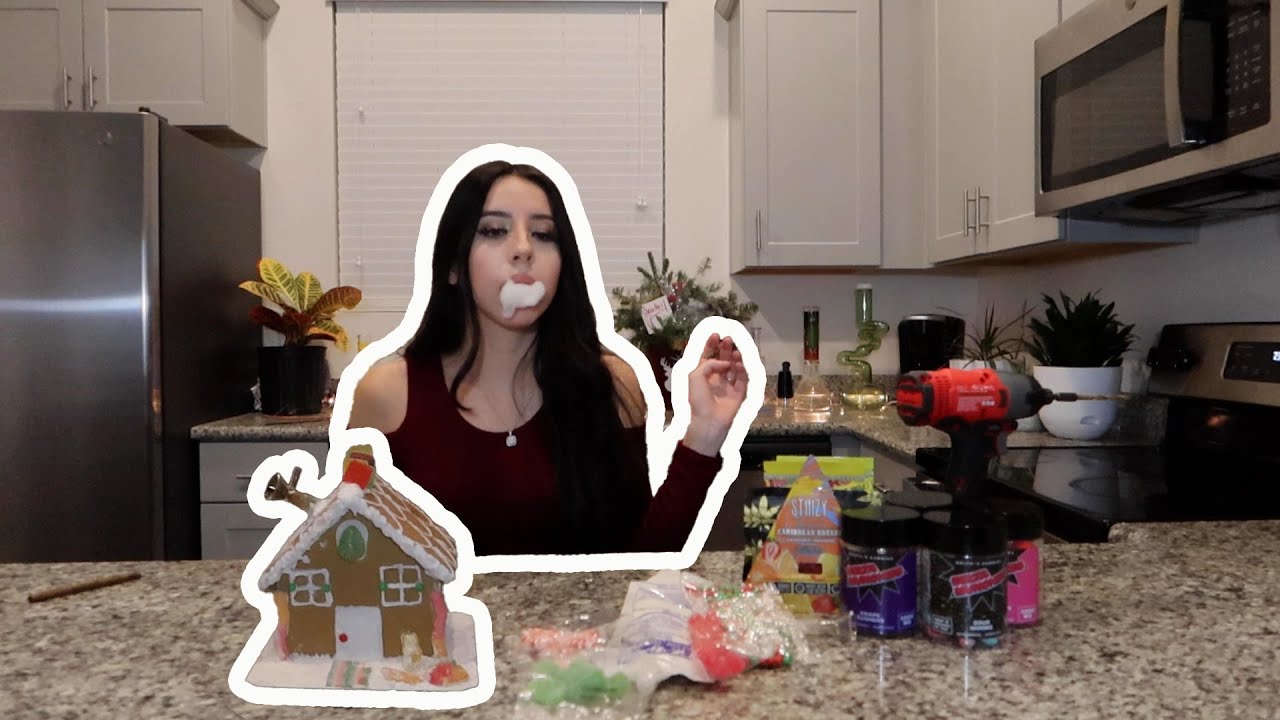 Gingerbread House Bong DIY🎄🎅 - YouTube