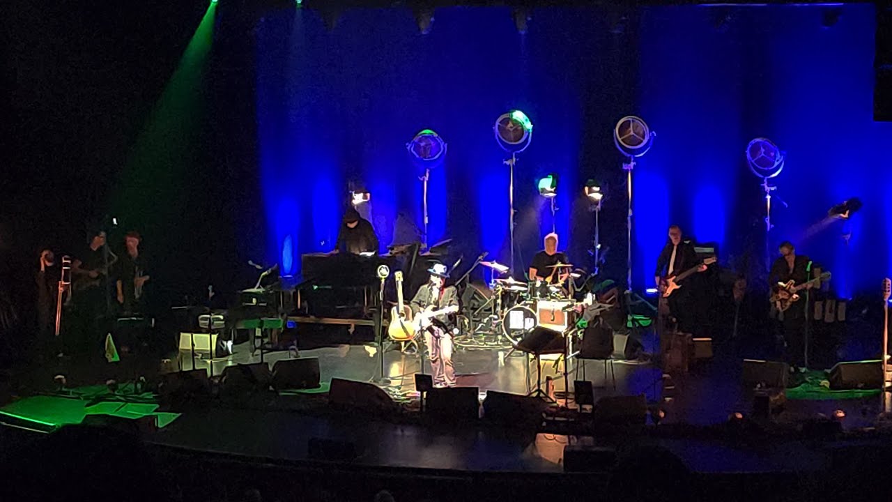 Elvis Costello - I Can't Stand Up For Falling Down / High Fidelity ...