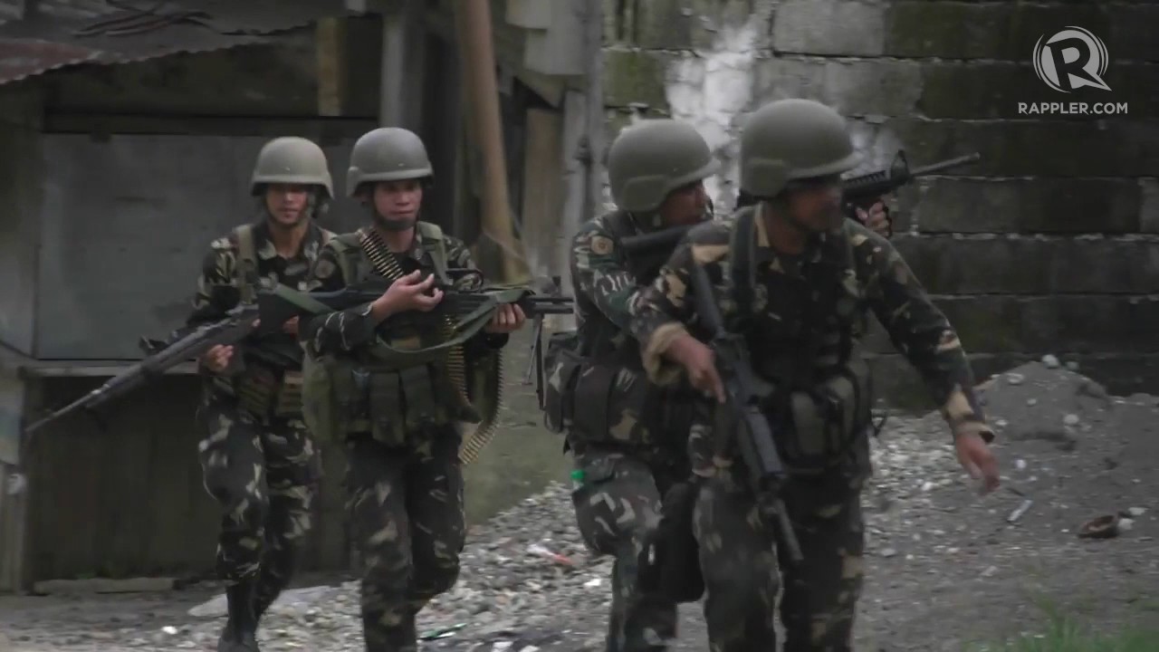 Philippine military in Marawi at work - YouTube