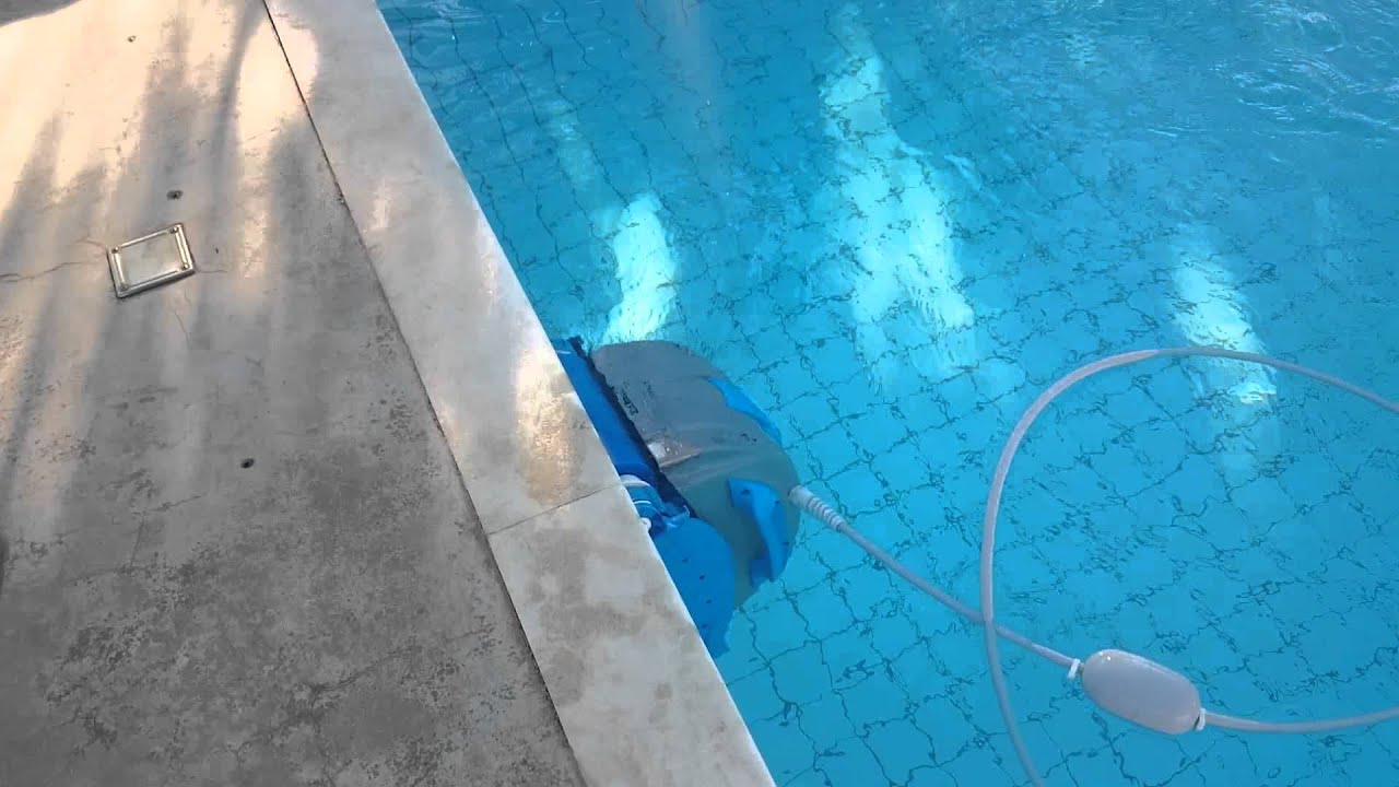 2 Robô para Limpeza de Piscinas - FLUIDRA- Xtreme 2015 - YouTube