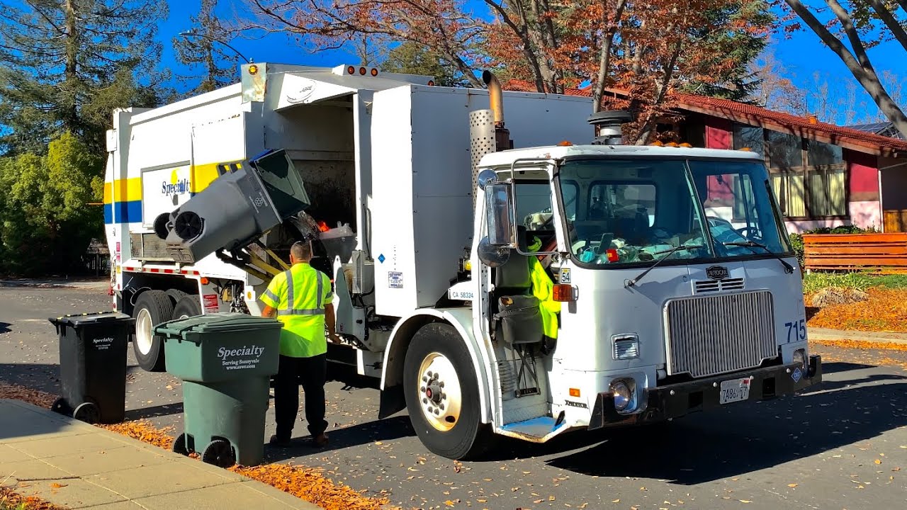 Autocar WXLL - Labrie Expert 2000 MSL Garbage Truck - YouTube