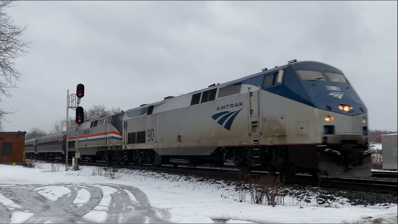 Amtrak 284 "Empire Service" w/ AMTK 90 & 145 Leading the Charge Thru Centerport! (12/23/22 ...