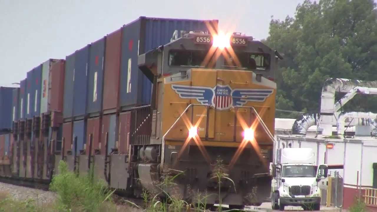 Union Pacific 8556 leads NB Intermodel 8/6/13 - YouTube