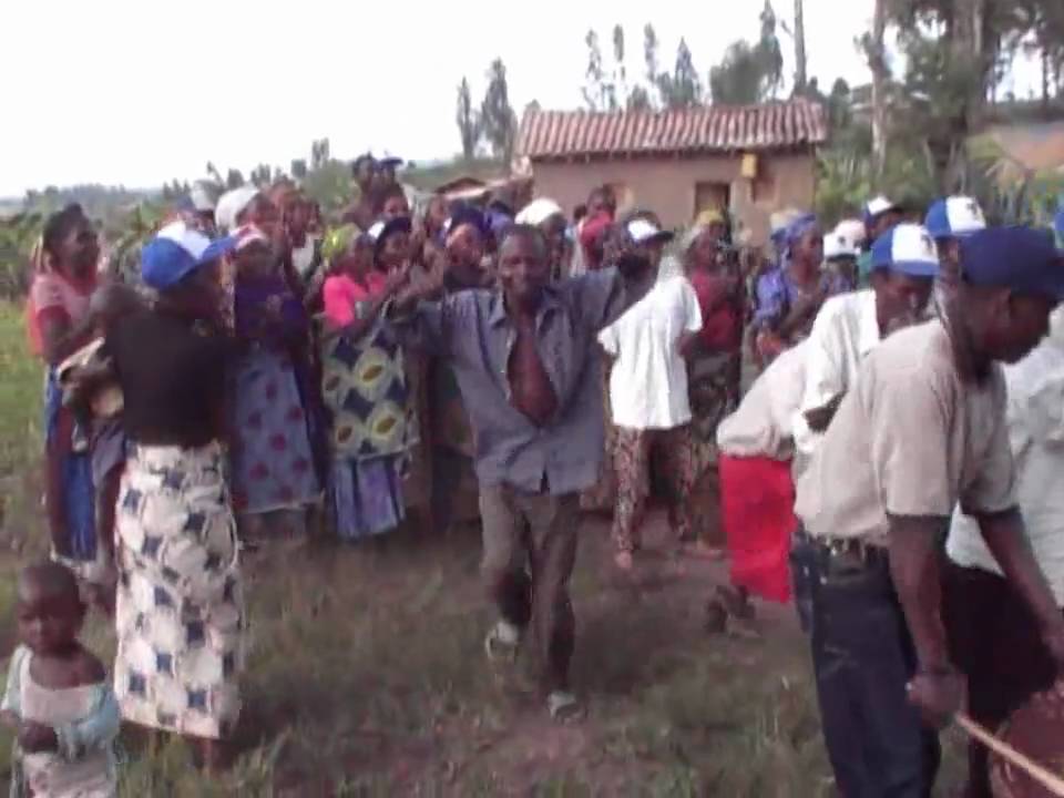 Rwanda - Batwa - Kamonyi - YouTube