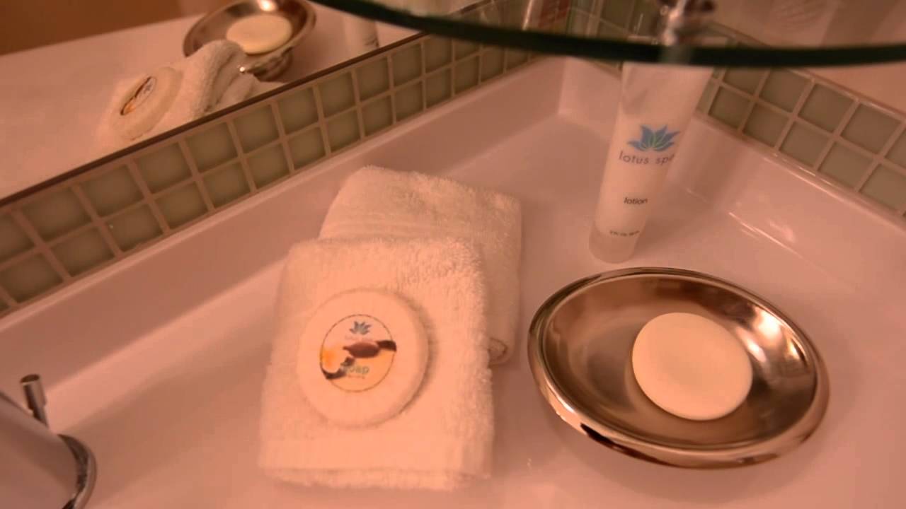 Princess Forward-Facing Balcony Room Tour HD - YouTube