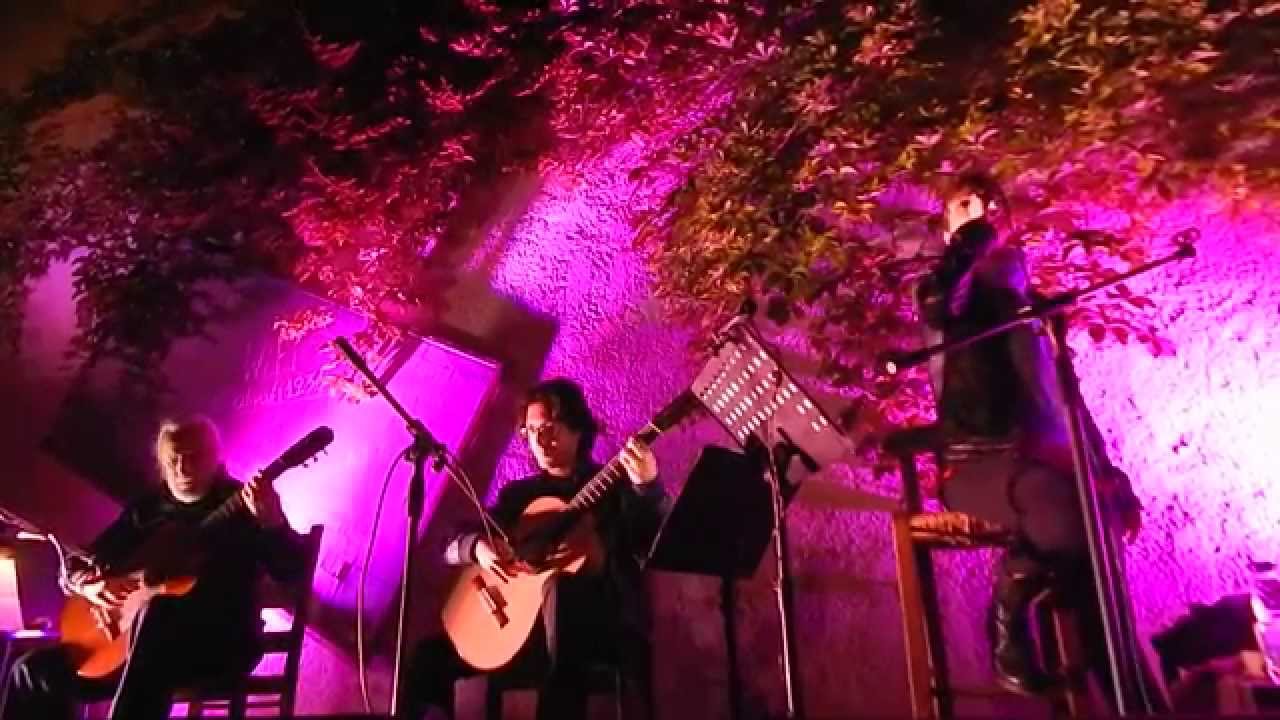Άκρη δεν έχει ο ουρανός-Αναστασία Μουτσάτσου, Νότης Μαυρουδής - YouTube