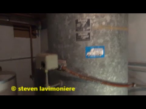 well tank making clicking noise when water runs - YouTube