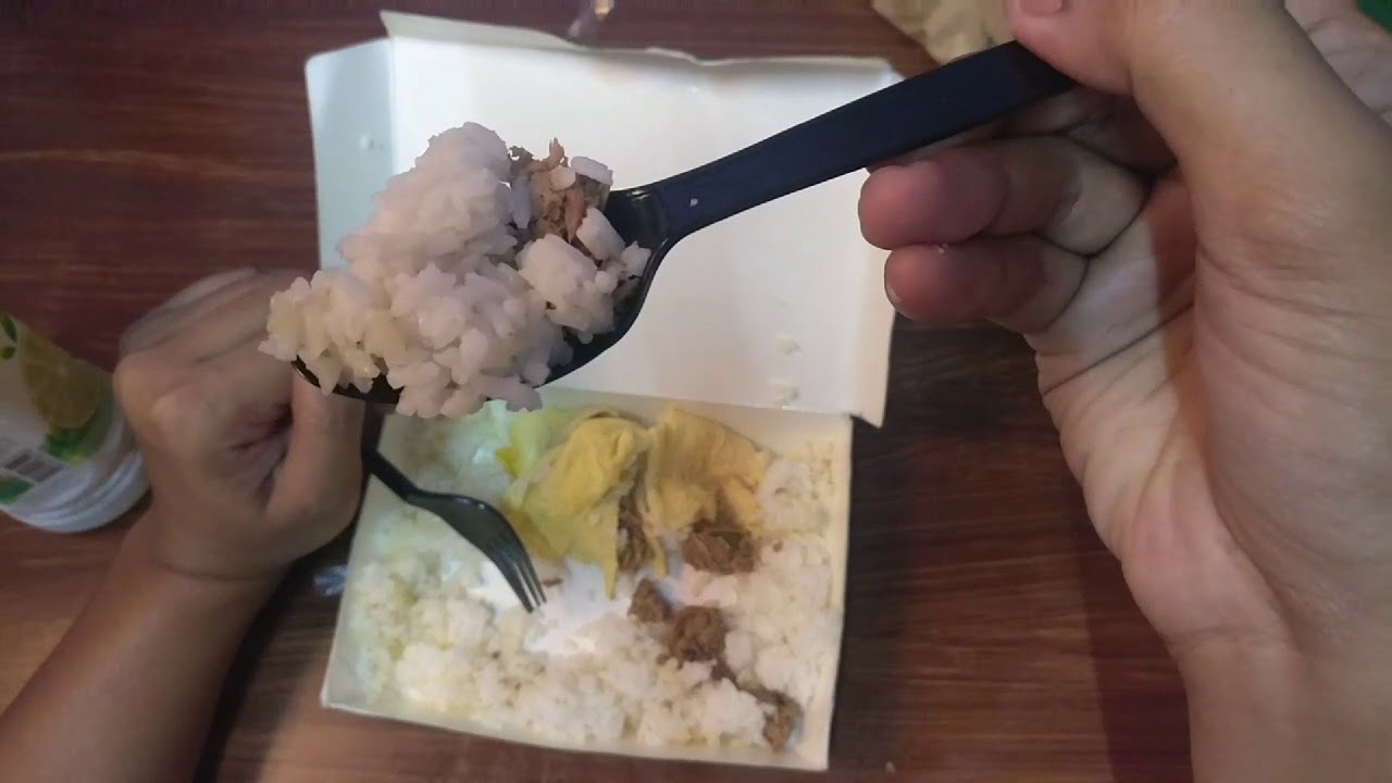 7Eleven Busog Meal Tuna Omelette and Smart C Calamnsi - YouTube