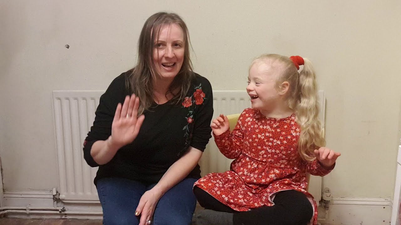 Makaton for 'Mince Pie' - YouTube