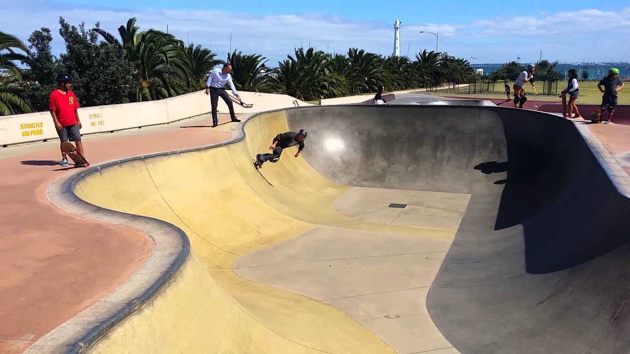 Tony Hallam_skbowl_2015 - YouTube