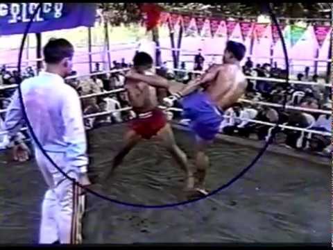 Lethwei - Karen Traditional Lethwei Competition (2003) - YouTube