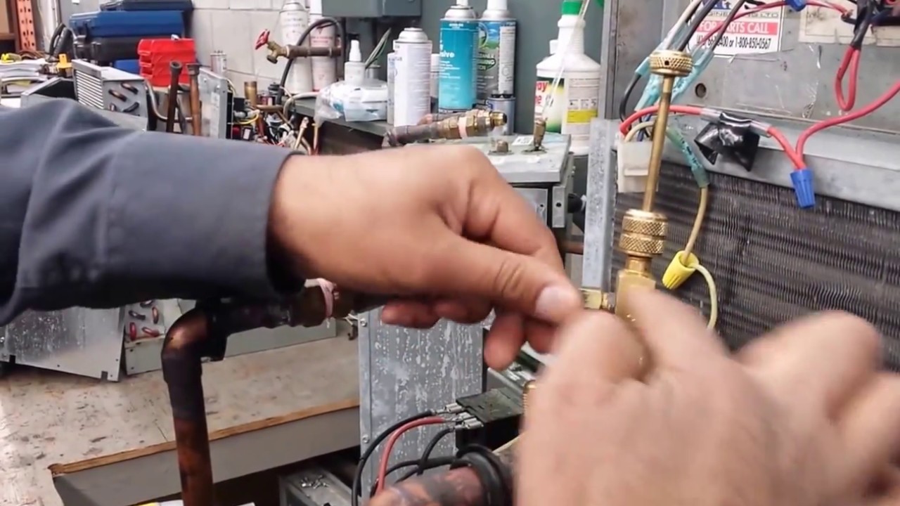How to change shrader valve core in Fully charged Refrigeration system ...