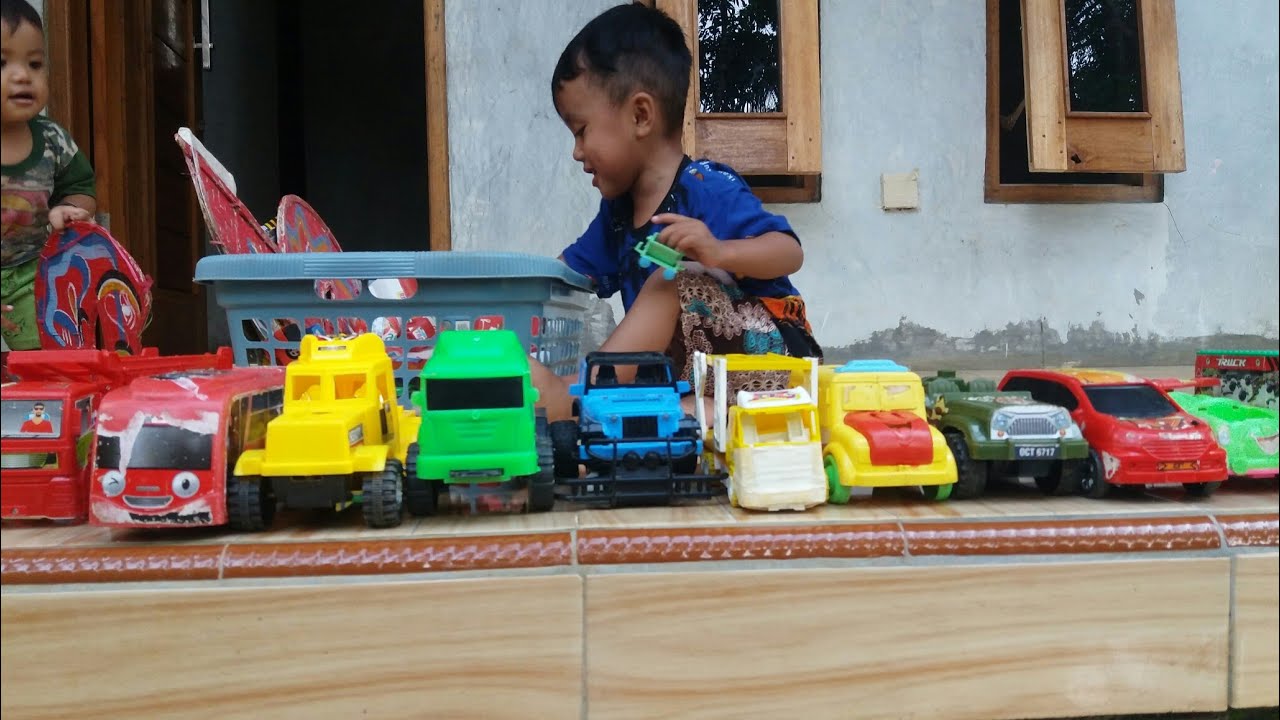 Bermain mobil mobilan - YouTube