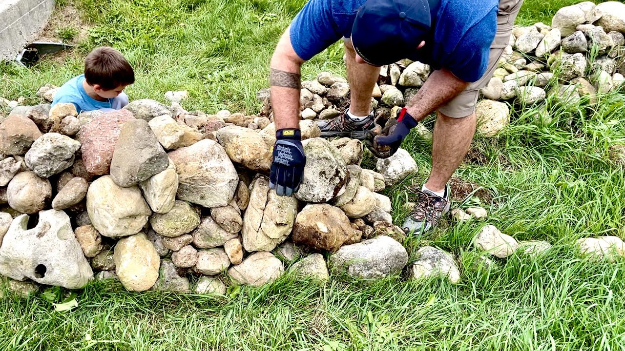 Working on the Rock Wall Garden and Unboxing Deliveries // Bog Life ...