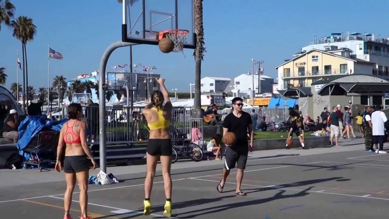 Girls playing basketball at the beach - YouTube