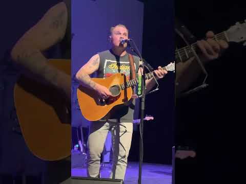 Oklahoma, Smoke-show Zach Bryan’s Dublin live - YouTube