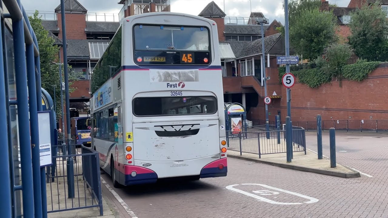 First Worcester 32645 struggling to start at Worcester Bus Station ...