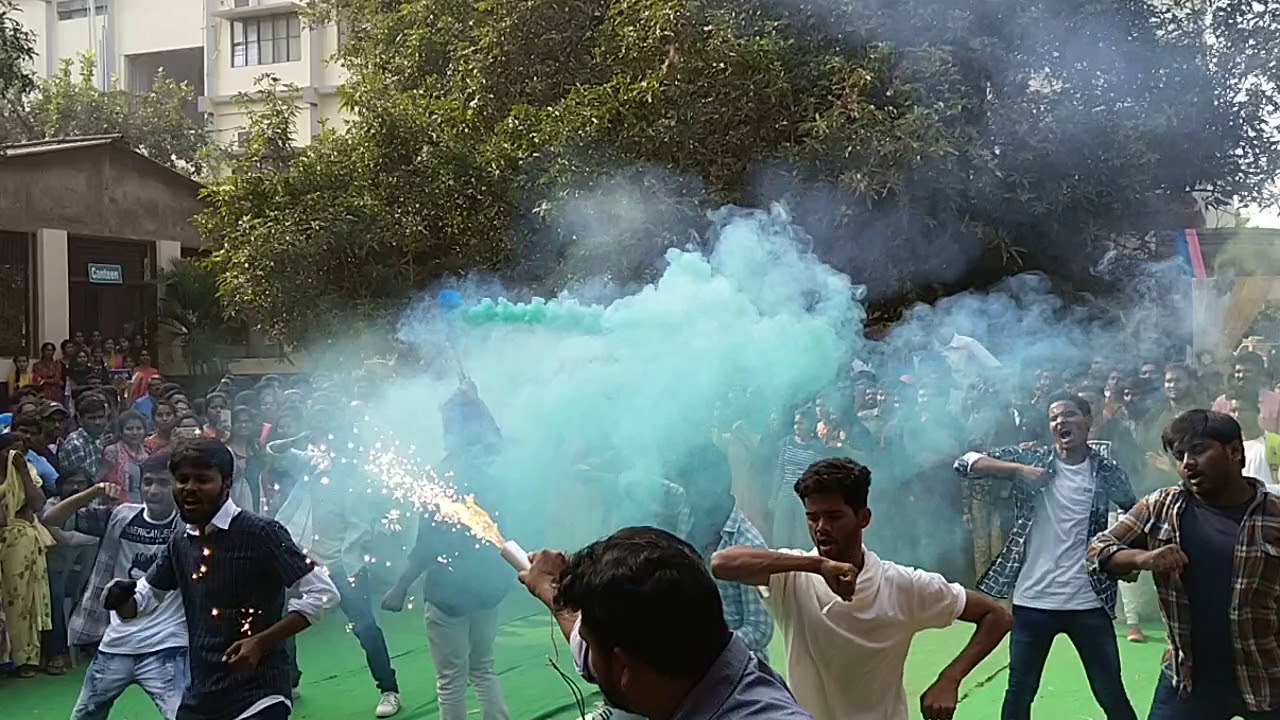 Avirbhav 2k19 CSE flashmob 1 Anurag engineering college - YouTube