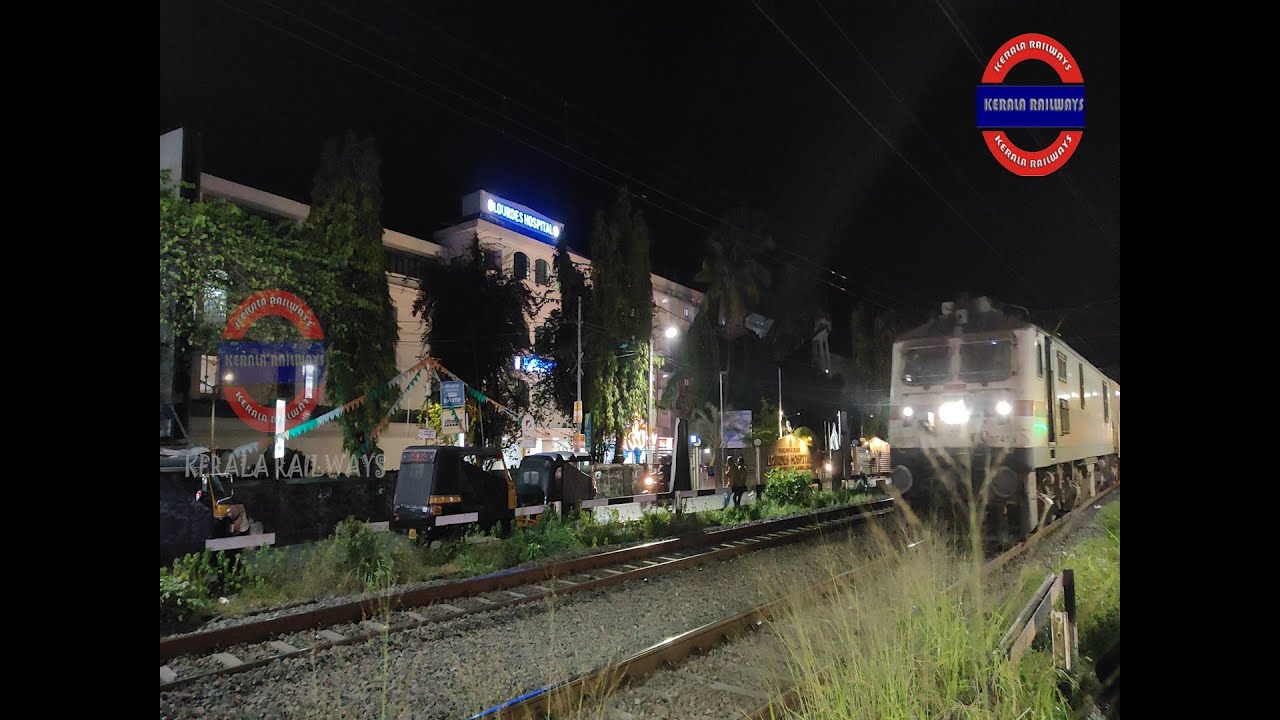 ERNAKULAM EXPRESS || 22670 || PNBE -- ERS ||PATNA JN - YouTube