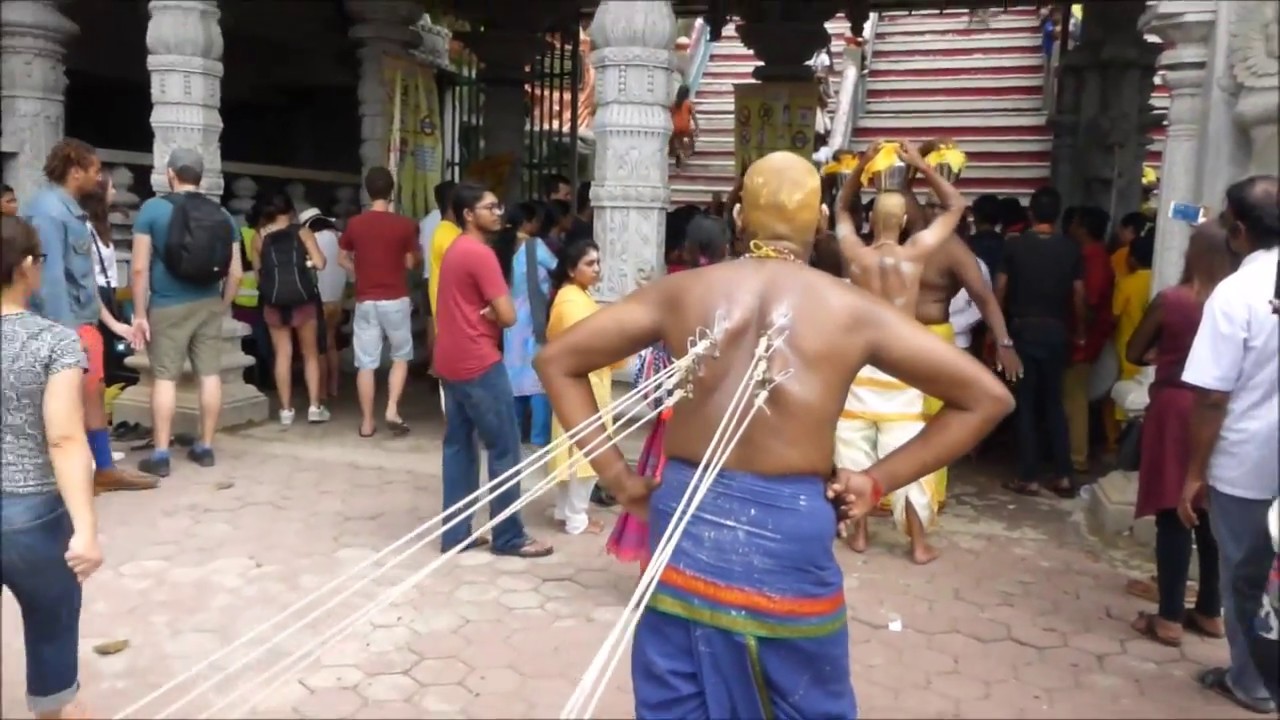 BATU Caves MALAYSIA - Ritual of KAVADI Attam - THAIPUSAM Festival - YouTube