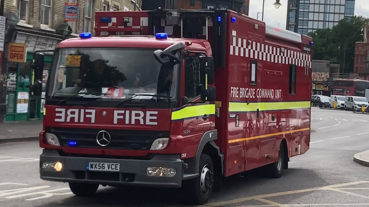 *CU2* Holloways Command Support Unit Responding to an 8 pump fire in ...