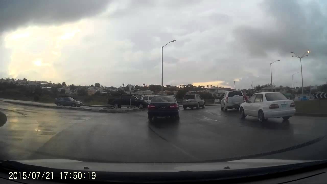 Driver uses lane incorrectly going Darcy Scott roundabout in Warrens ...