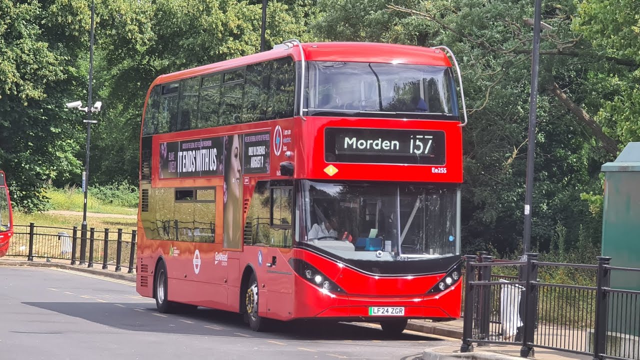 FRV. London General Bus Route 157: Crystal Palace - Morden. BYD D8UR-DD ...