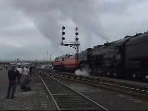 SP 4449 & UP 844 @ Vancouver, WA - YouTube