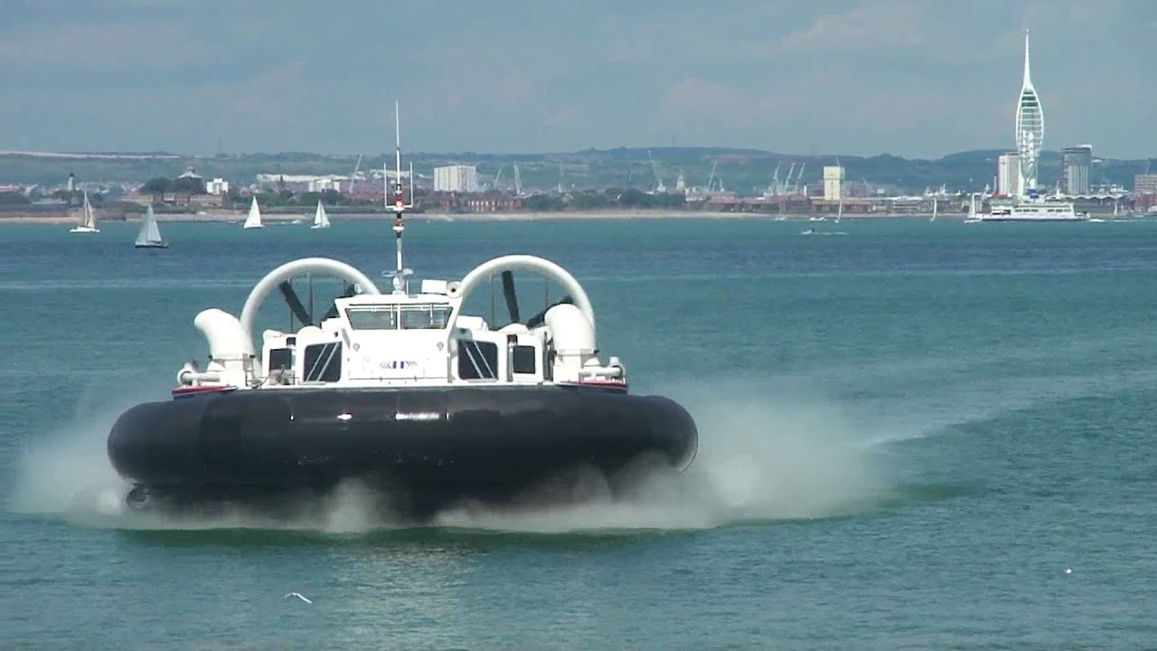 Hovercraft !Great Quality! Ryde arriving from Portsmouth and Southsea ...