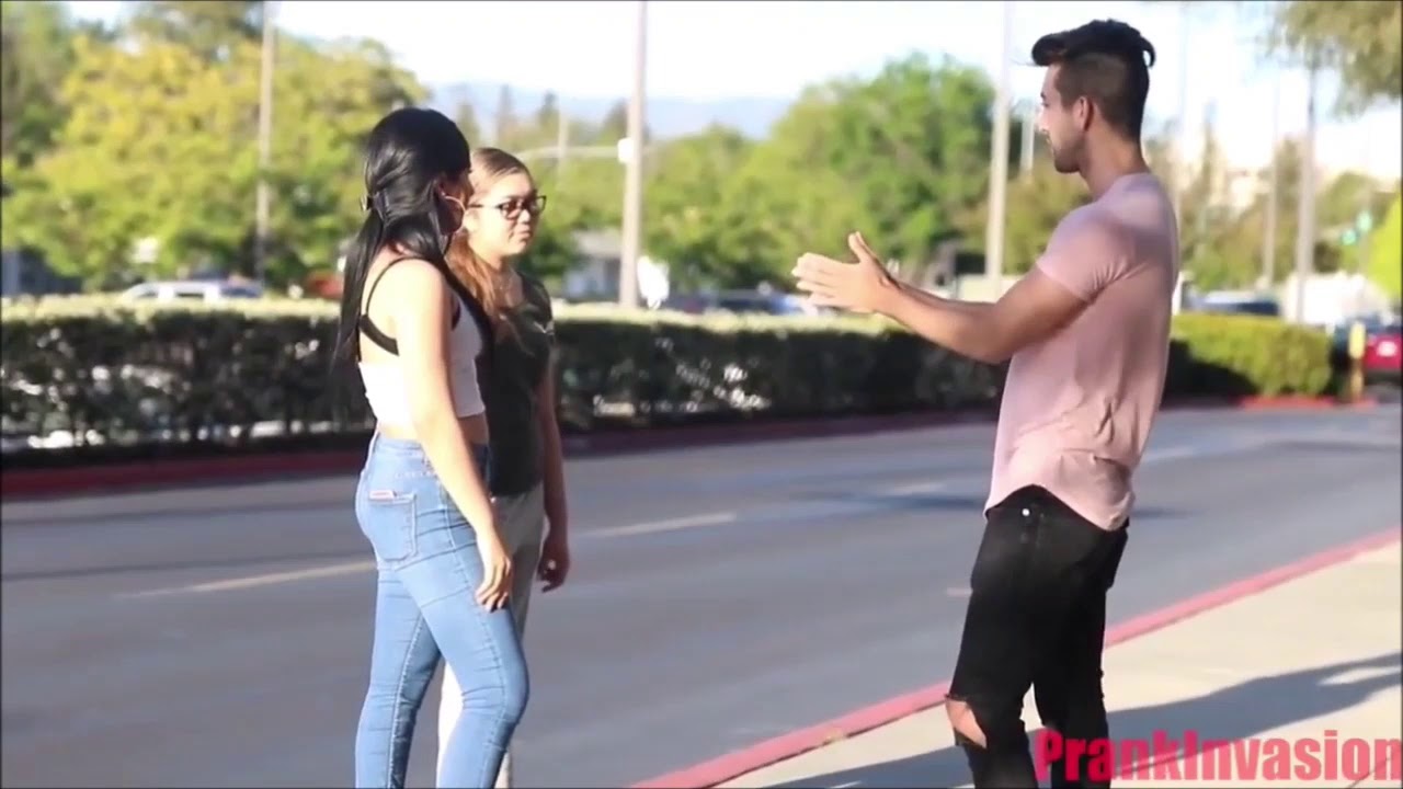 PRANKINVASION GIRL FREND - YouTube